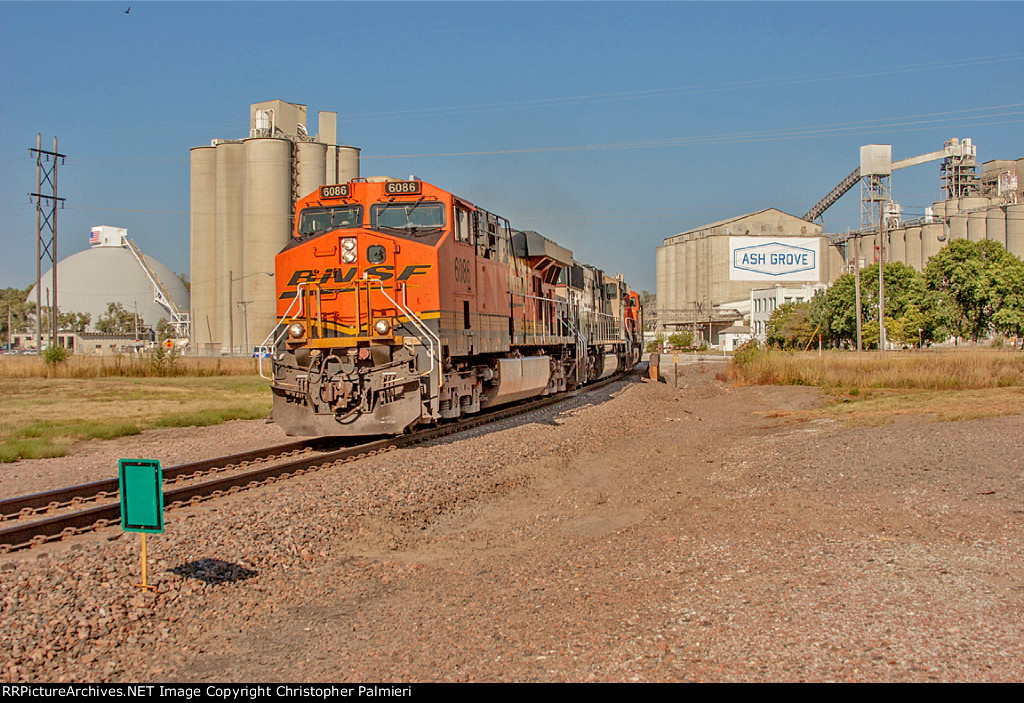 BNSF 6086
